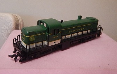 HO Scale Southern AHM RS2 Diesel Locomotive #2060 Boxed - Untested | eBay