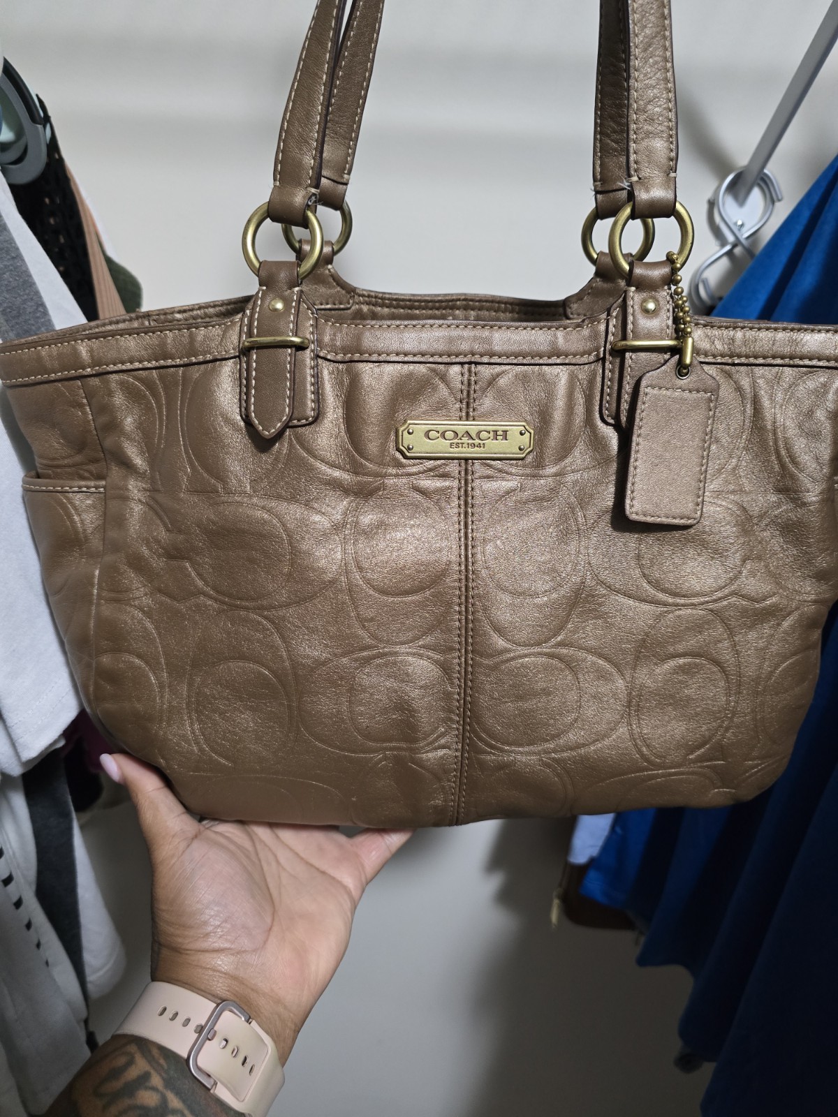 Coach Gallery Embossed C Leather Tote/Shoulder Bag Co… - Gem