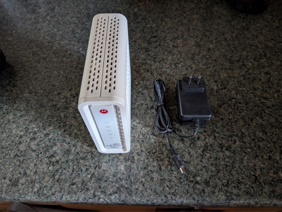 Motorola/ARRIS SURFboard SB6141 DOCSIS 3.0 Ethernet Cable Modem w ...