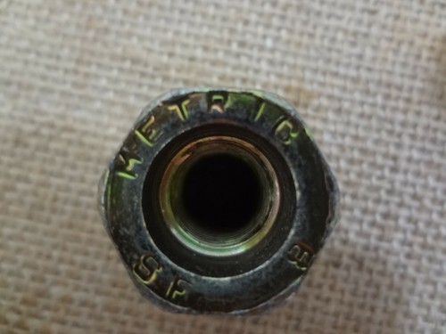 OEM CHEVROLET GMC Silverado Tahoe 14x1.5 Metric SF 6 Lug Nuts 9595174 ...