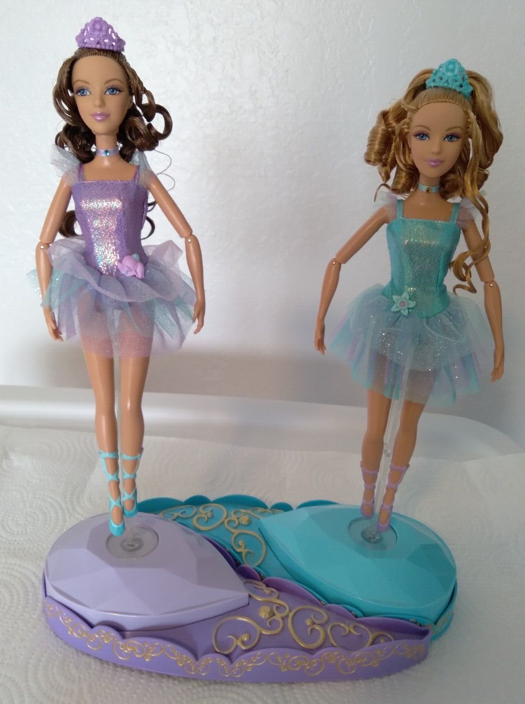Barbie 12 Dancing Princesses Isla and Hadley 2006 With Twirl Stand New ...