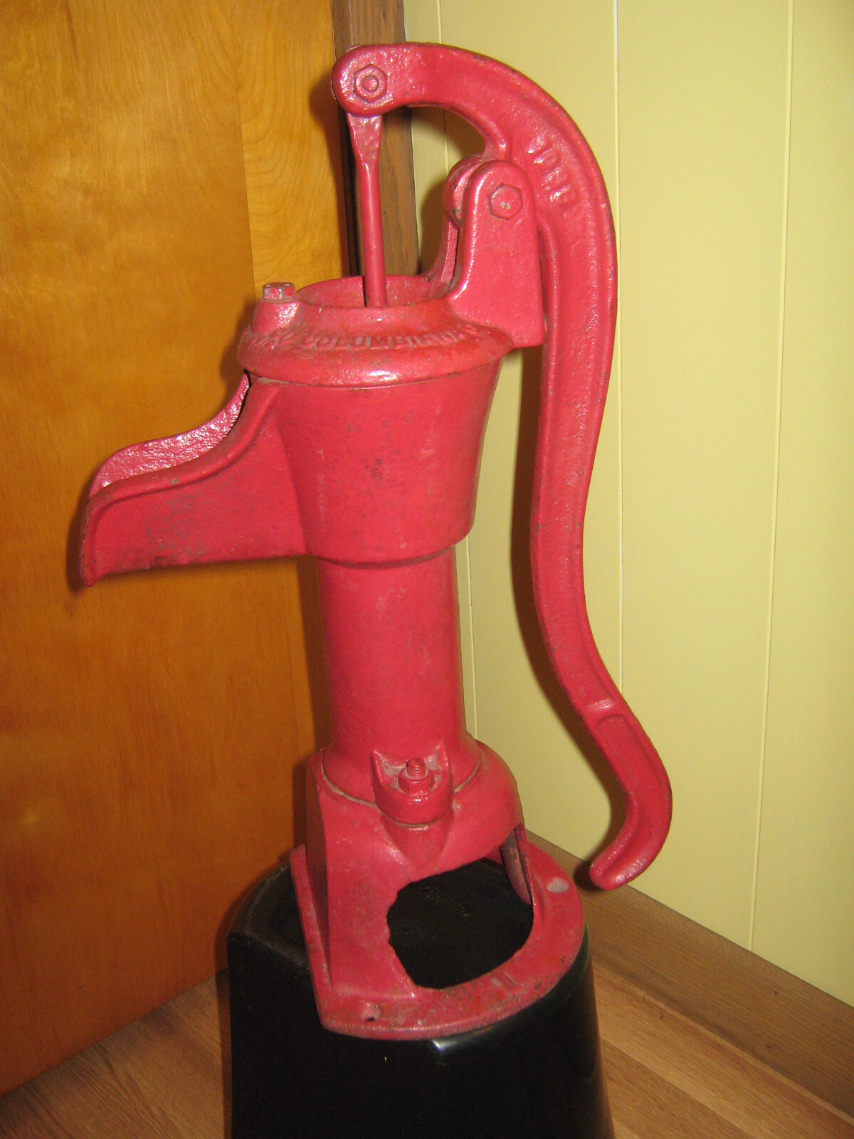 Antique Columbiana Pump Co. Cast Iron Pitcher Pump | eBay