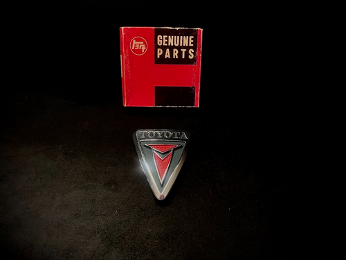 Toyota HILUX RN2 05/1972-06/1978 OEM NOS Hood Emblem | eBay