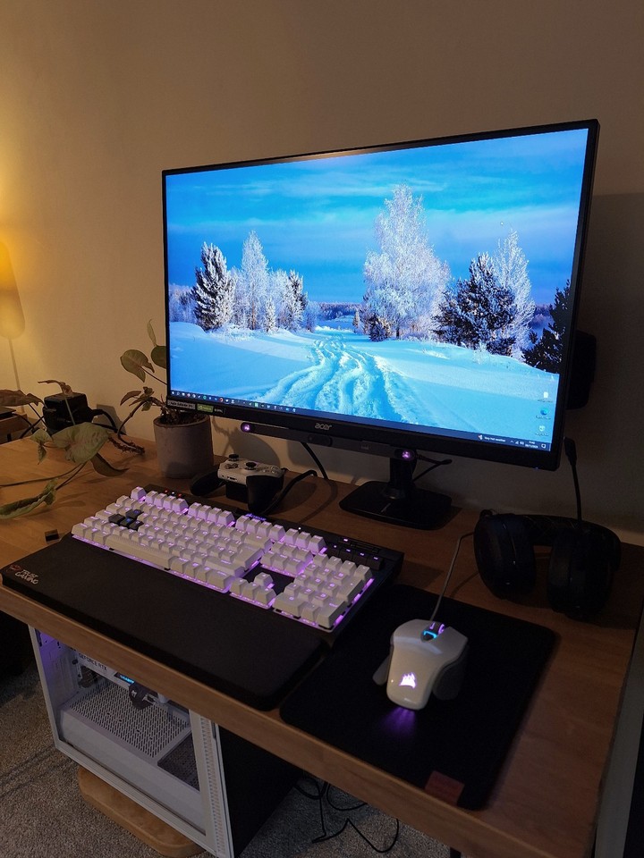 Gaming PC: Full Setup. PC, Monitor, Keyboard, Mouse, Controller, and ...