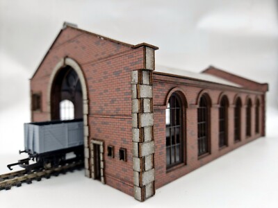 Modelux 00 Gauge Sherwood Coach and Truck Maintenance Shed | eBay UK