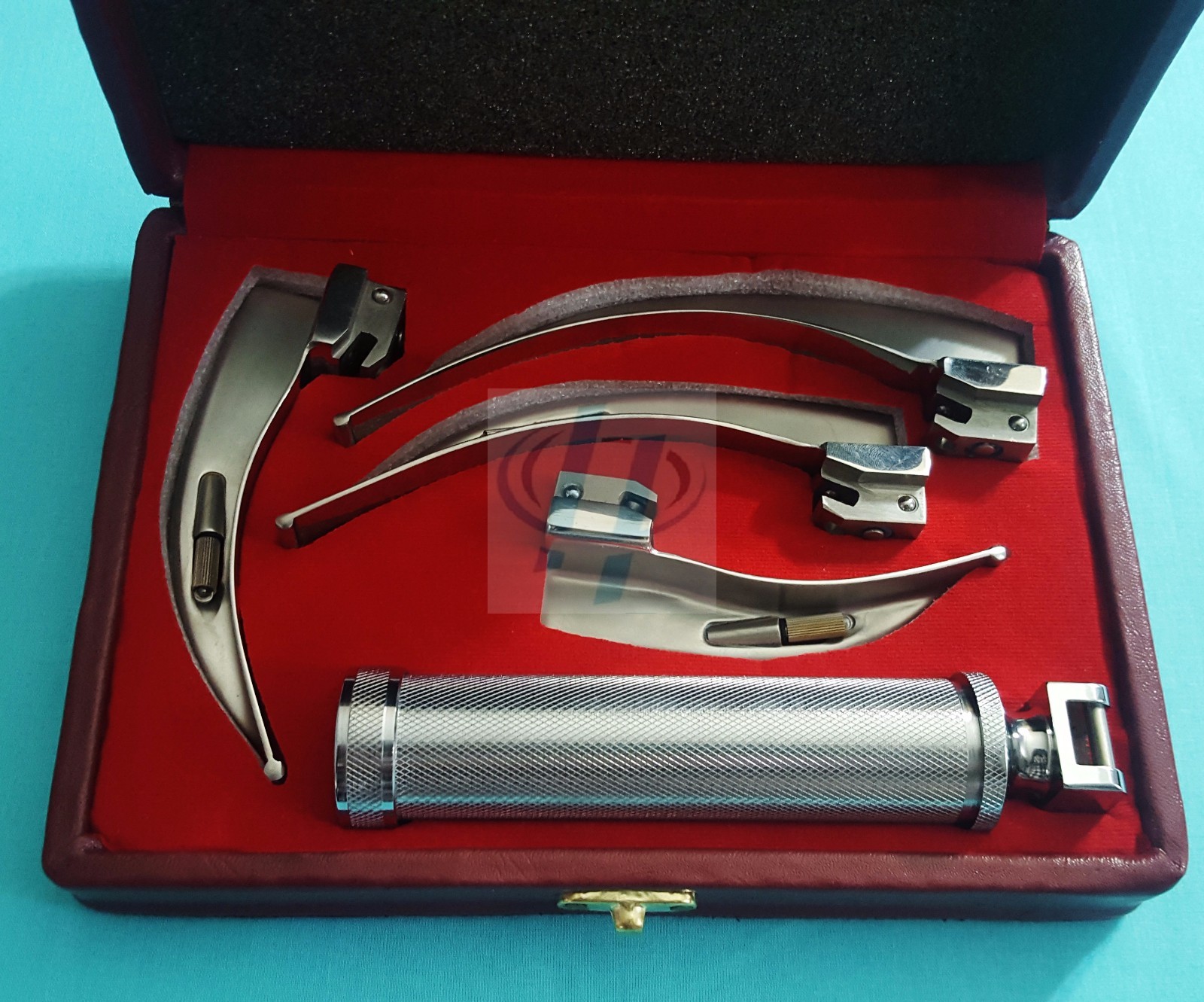 LARYNGOSCOPE MACINTOSH INTUBATION SET OF 4 BLADES AND ONE HANDLE EMT ...