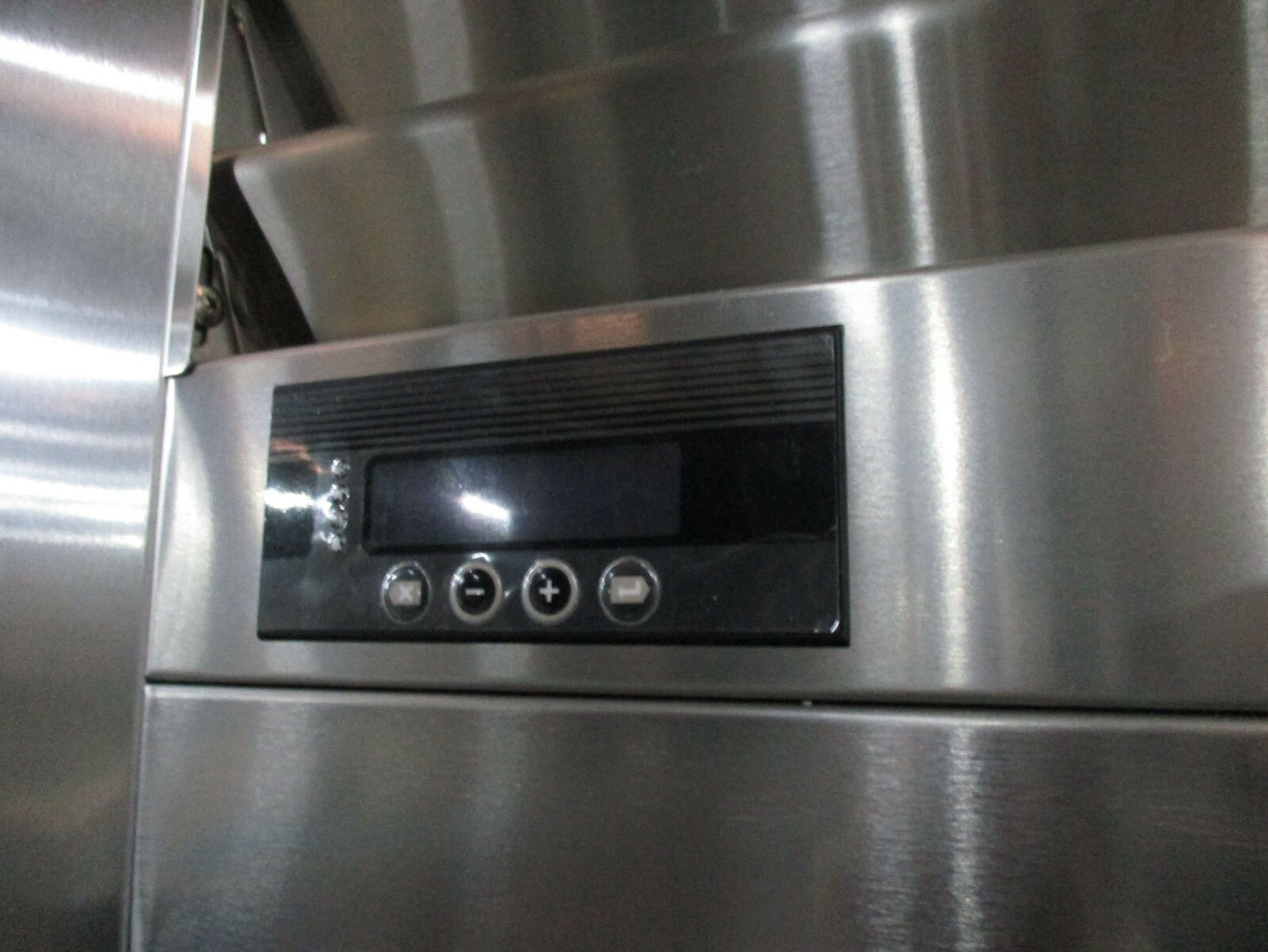 TRAULSEN ARI232LUT-FHS 68 INCH SOLID DOOR ROLL-IN REFRIGERATOR INTEL ...