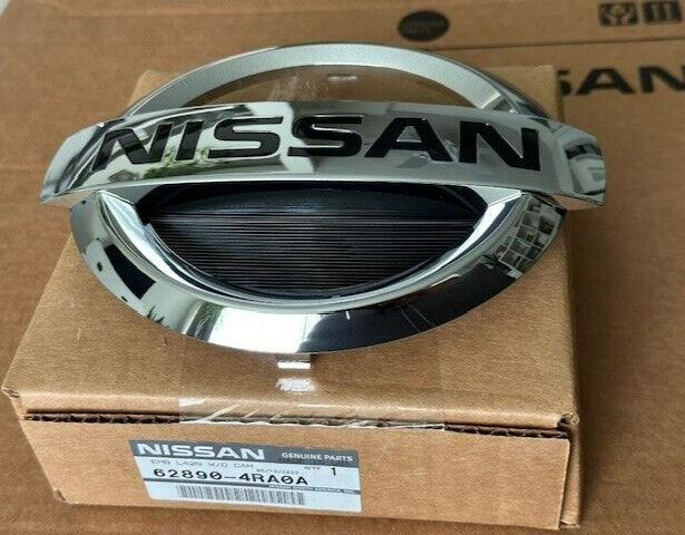 NEW OEM 2016-2019 NISSAN MAXIMA FRONT GRILLE EMBLEM W/O FRONT CAMERA ...