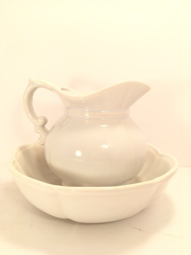 Vintage McCoy White (Light Blue?) Pitcher and Bowl USA 7528 | eBay