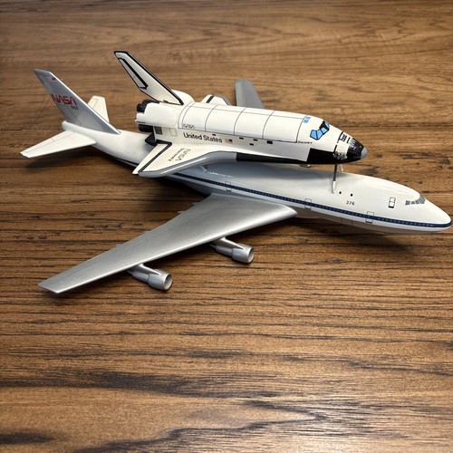 NASA Boeing 747 + Space Shuttle Discovery Desk Display Model 1/200 ...