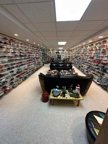 over 1000 items die cast CARS TRUCKS TOYS Franklin Mint Danbury Ertl ...