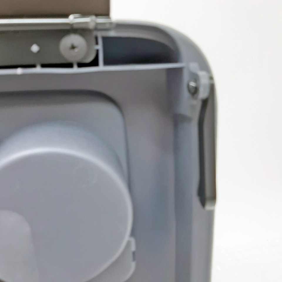 Toyota 58905-60040-B0 Land Cruiser Prado Center Console Lid Cover Cup ...