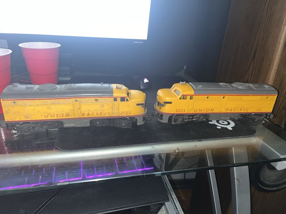 LIONEL O GAUGE 2023 UNION PACIFIC ALCO AA POWERED & DUMMY DIESEL RUNS ...