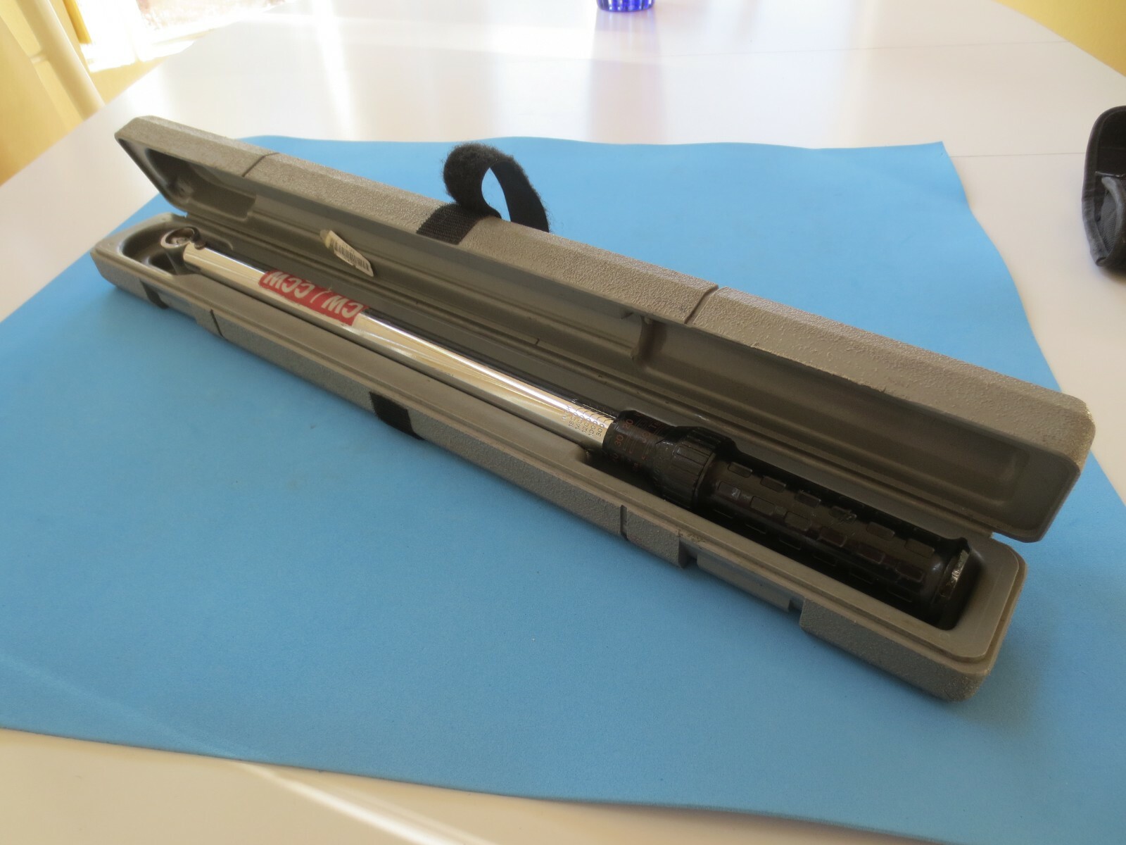 JS Technology G63190, 1/2" Drive, 700-1600 in./lb. Click Torque Wrench ...