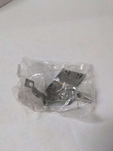 MERCEDES-BENZ E W213 COOLING WATER PUMP BRACKET A2135010920 ORIGINAL ...