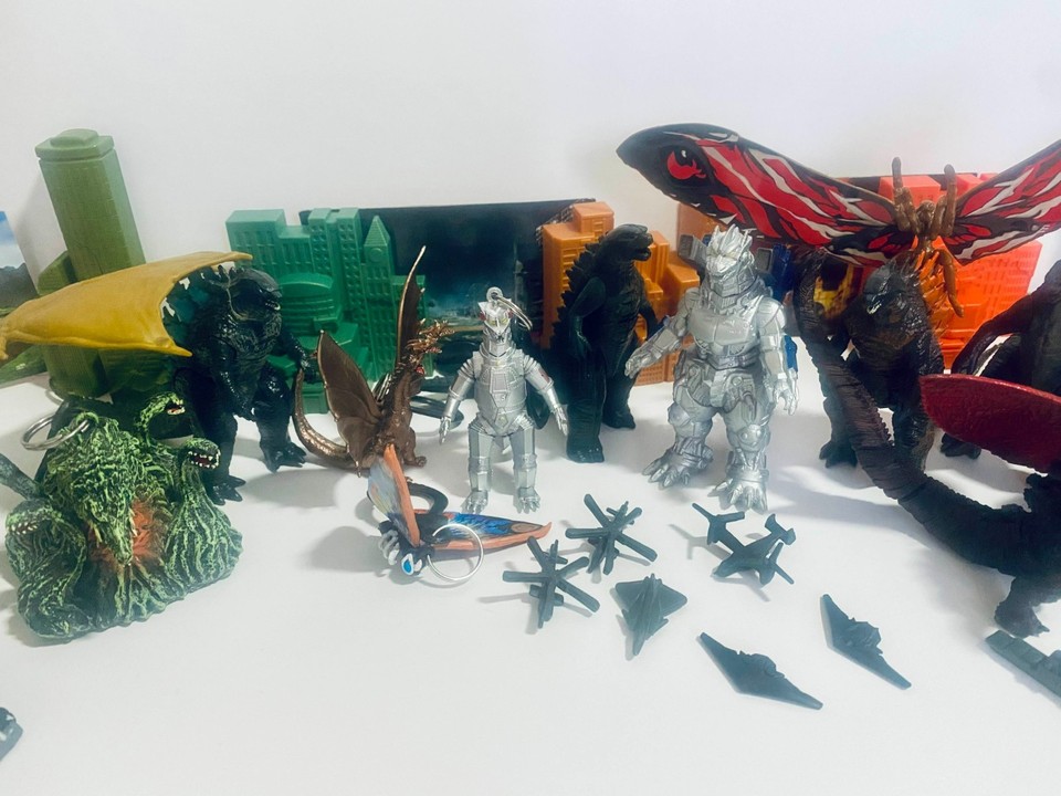 Godzilla Mini Figure Lot Of 16 Figures Buildings, Vehicles ...