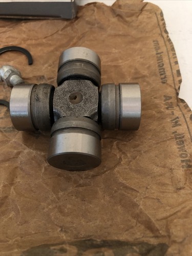 GENUINE INTERNATIONAL U-JOINT KIT PROSTAR 2599582C91 OEM NOS NEW | eBay