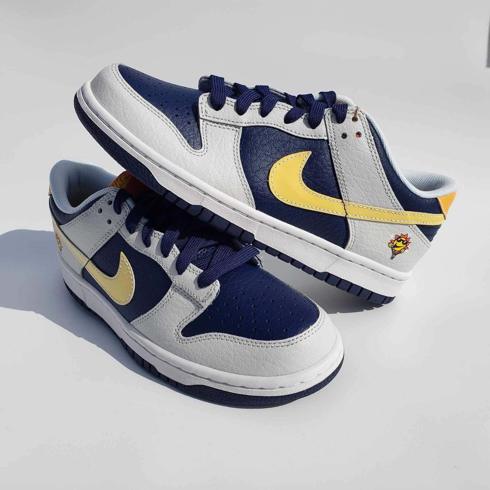 Nike Dunk Low GS UV Reactive Photon Dust Midnight Navy Size 6Y FN6968 ...