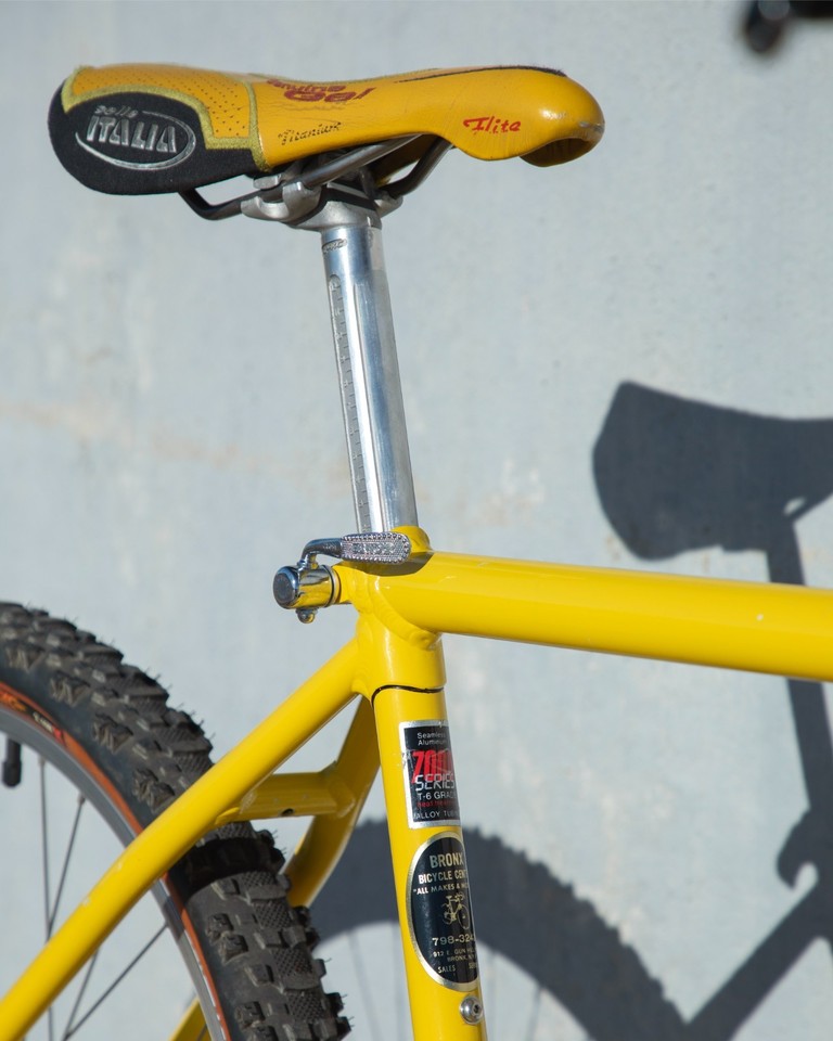 Vintage Yellow Diamondback Arrival MTB - Small - 26" - Suntour - Deore ...