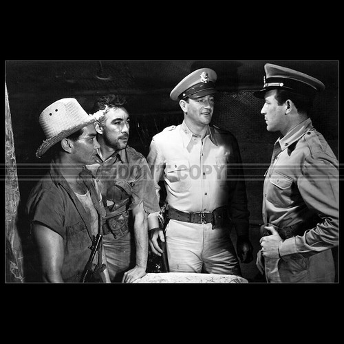 Photo F.013835 ANTHONY QUINN JOHN WAYNE LAWRENCE TIERNEY (BACK TO ...