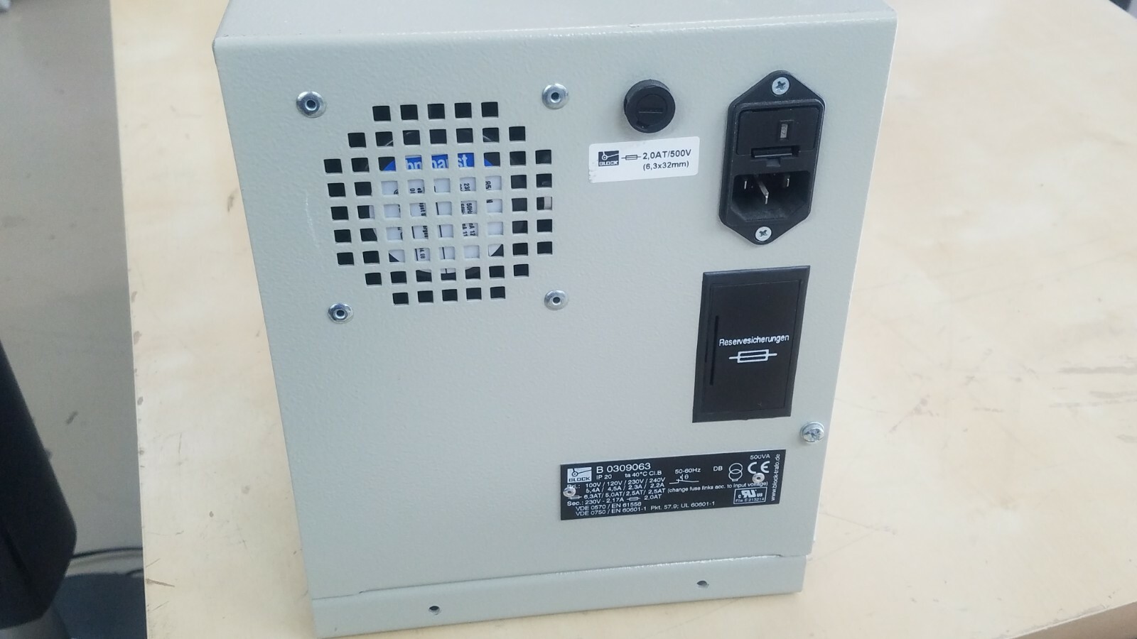 Block B 0309063, IP 20, VDE 0570 / EN 61558, VDE 0750 / EN 60601-1 ...