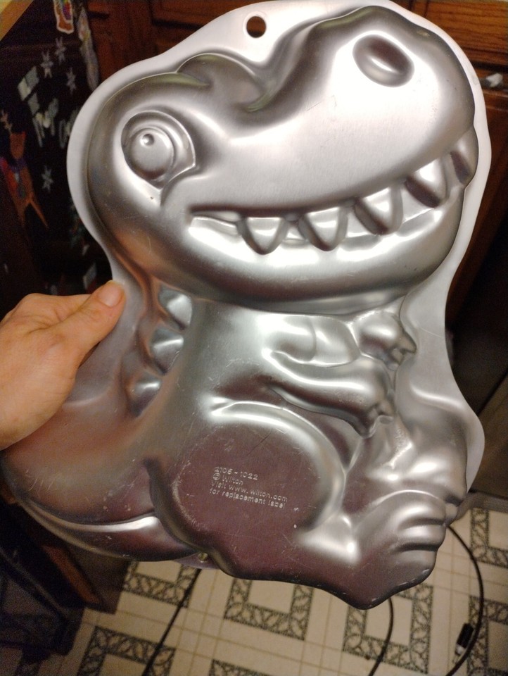 Wilton Cake Pan Baby T-Rex Dinosaur Baking Mold 2105-1022 | eBay