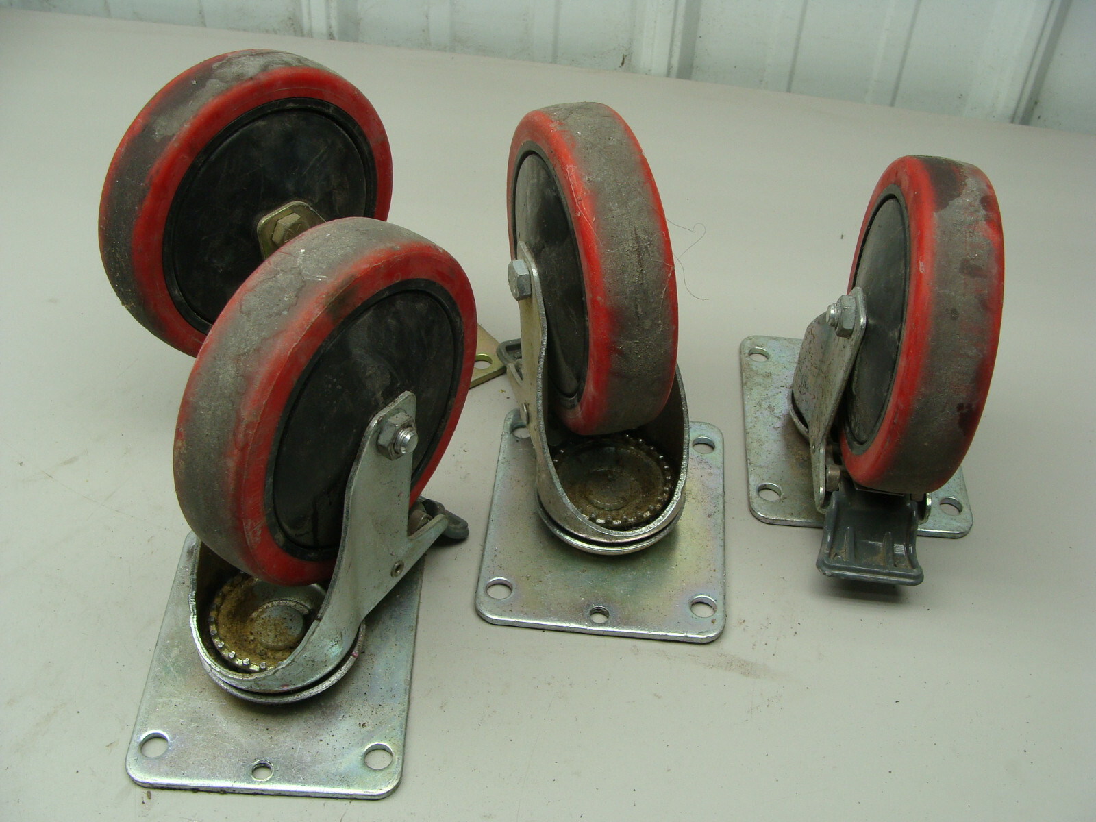 SET OF 4 FAULTLESS CREFORM TK-130S CASTERS (3 W/BRAKES, 1 WO BRAKES) 5 ...