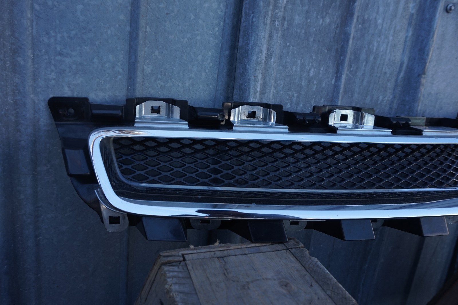 2008 2012 CHEVROLET MALIBU FRONT BUMPER UPPER GRILLE OEM 2009 2010 ...