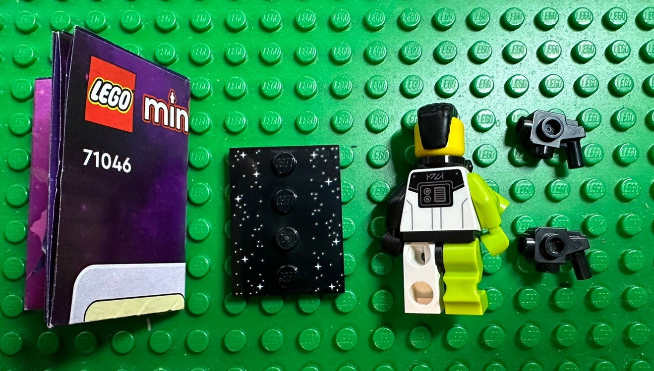 LEGO 71046 Series 26 CMF Space Minifigure Mutated Blacktron New Out Of ...