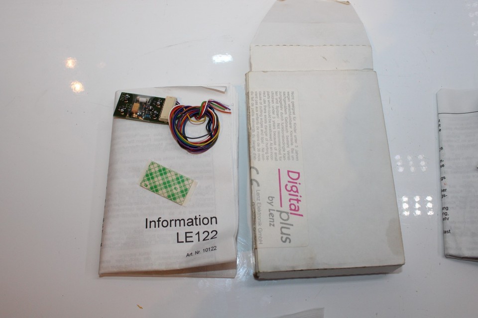 5 x Lenz DCC Digital Loco Decoders 2 x LE112, 1 x LE1000A & 2 x LE1035E ...