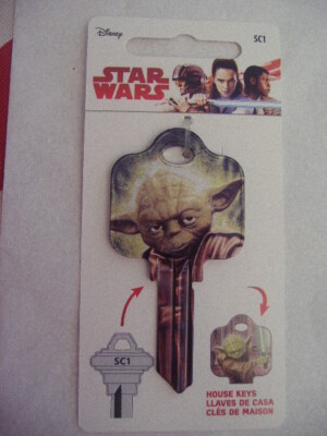Disney Star Wars~Yoda~Up Close and with Light Saber Key~SC!~ House Key ...