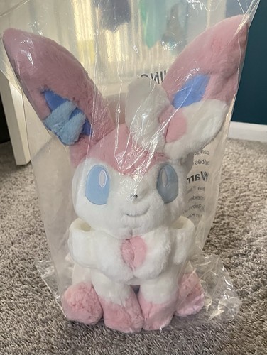 Pokemon Center Sylveon Comfy Friends Plush BRAND NEW - US VERSION ...