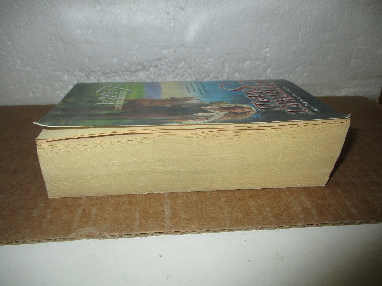 World Of Hetar Book One: Lara by Bertrice Small (2005, Paperback ...