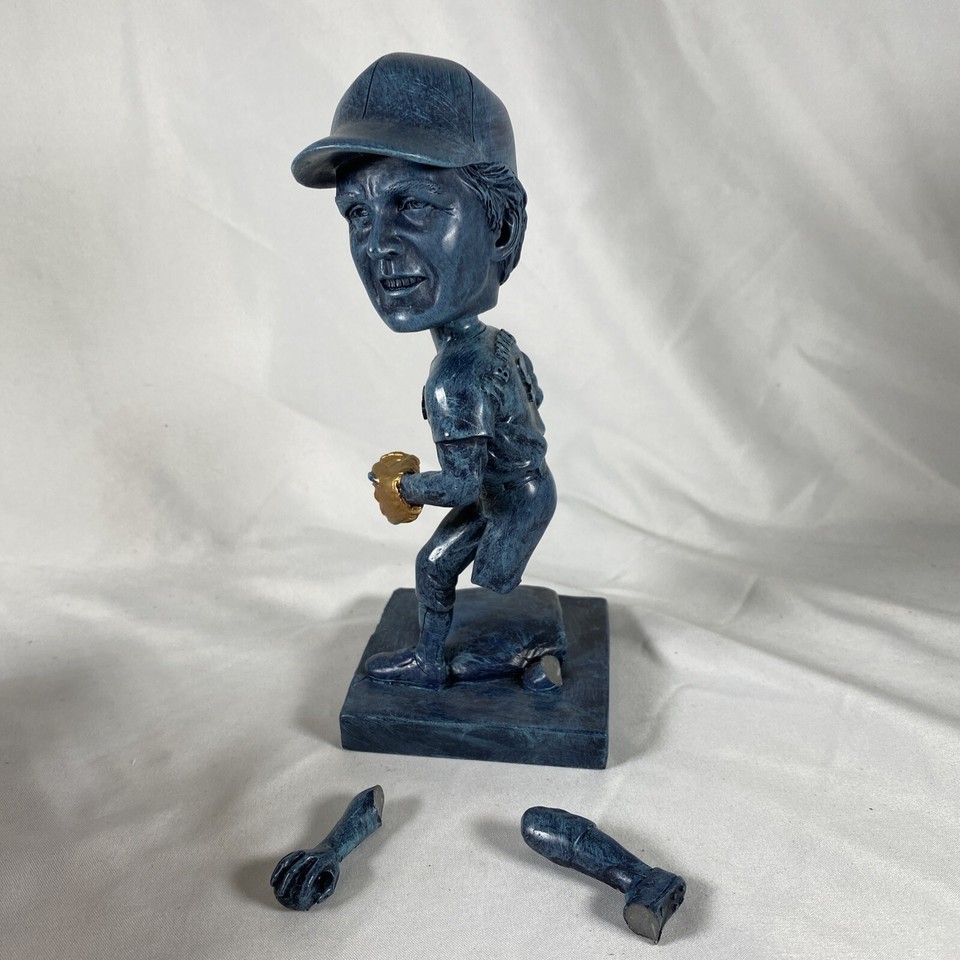 Brooks Robinson Baltimore Orioles Statue Bobblehead Only 2400 Made ...