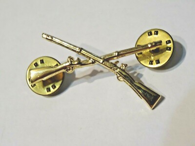 CROSSED RIFLES BADGE GOLD TONED G23 | eBay