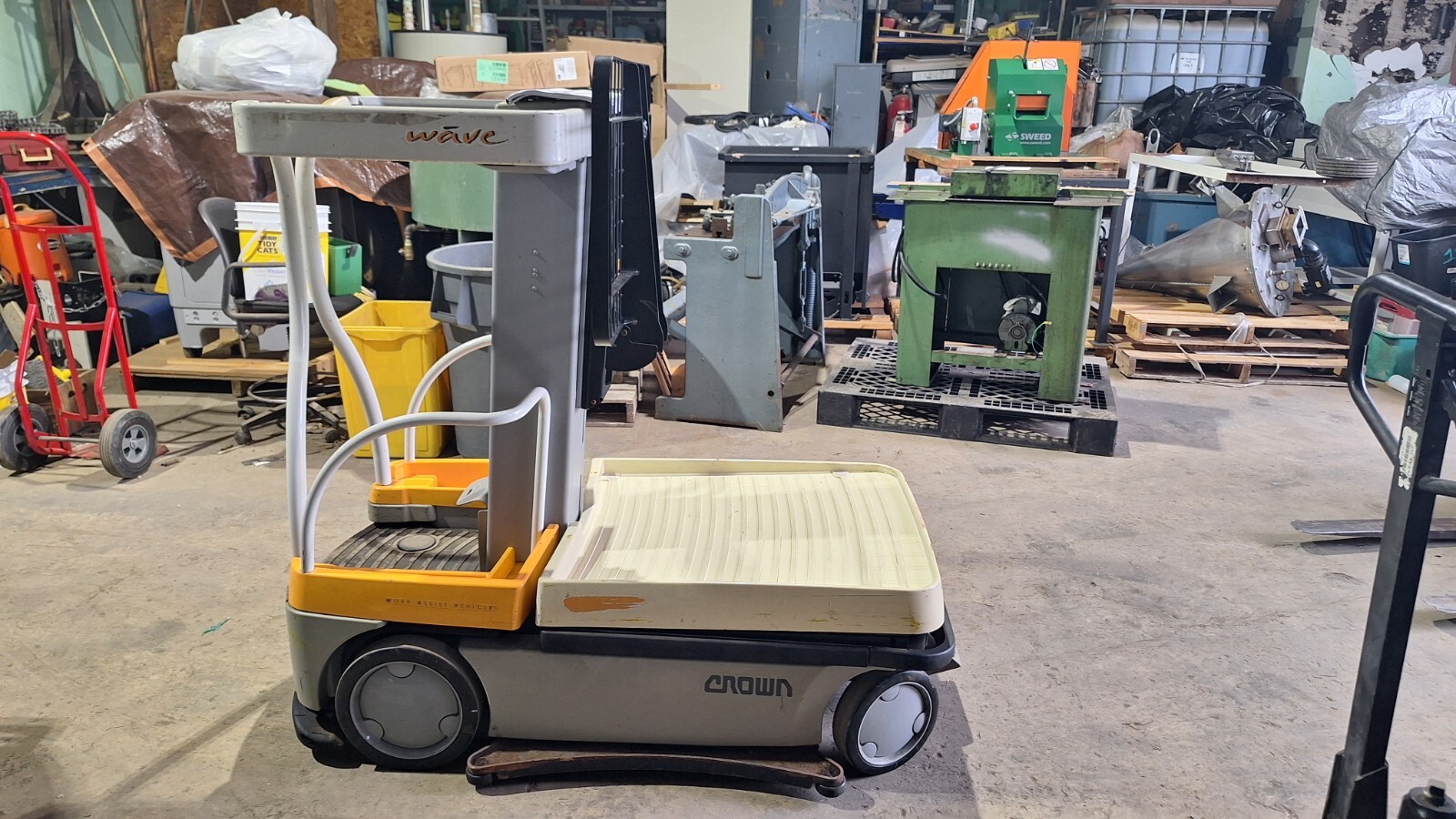 CROWN WAV 50-118 Work Assist Vehicle Crown Wave 252 Hours Man Lift New ...