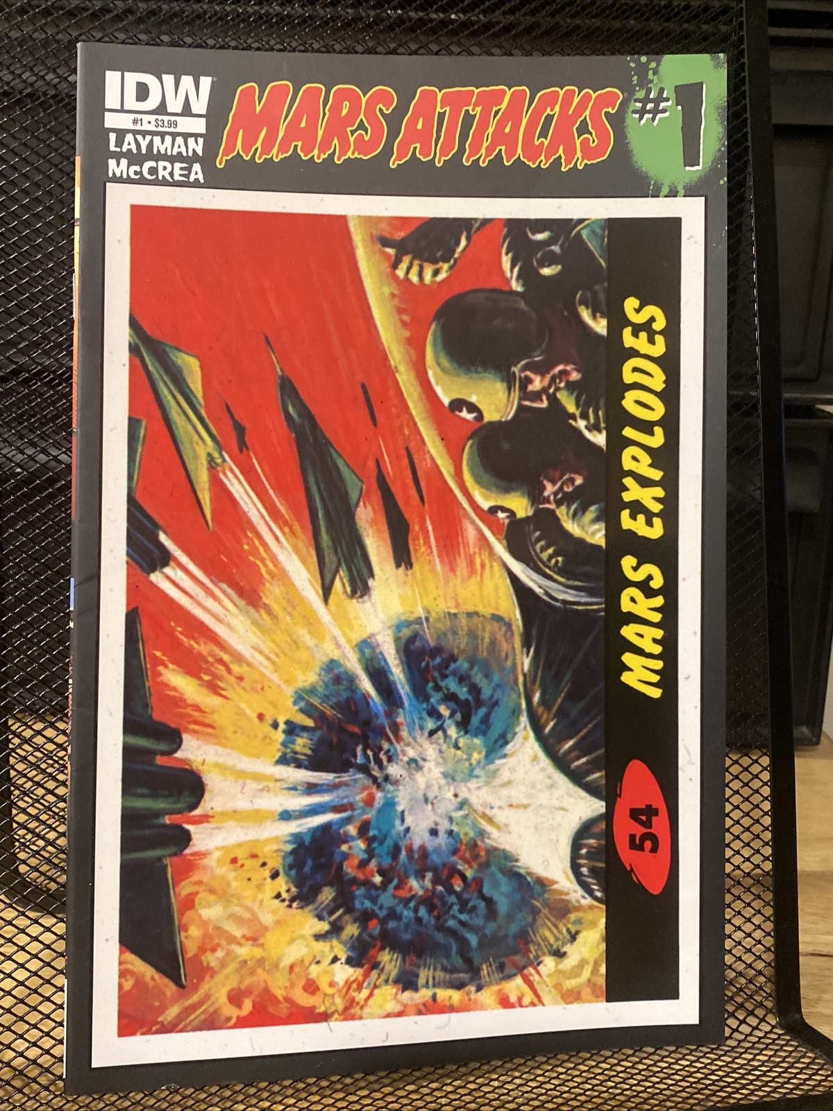 MARS ATTACKS! #1 MARS EXPLODES TRADING CARD VARIANT COVER 2012 john ...