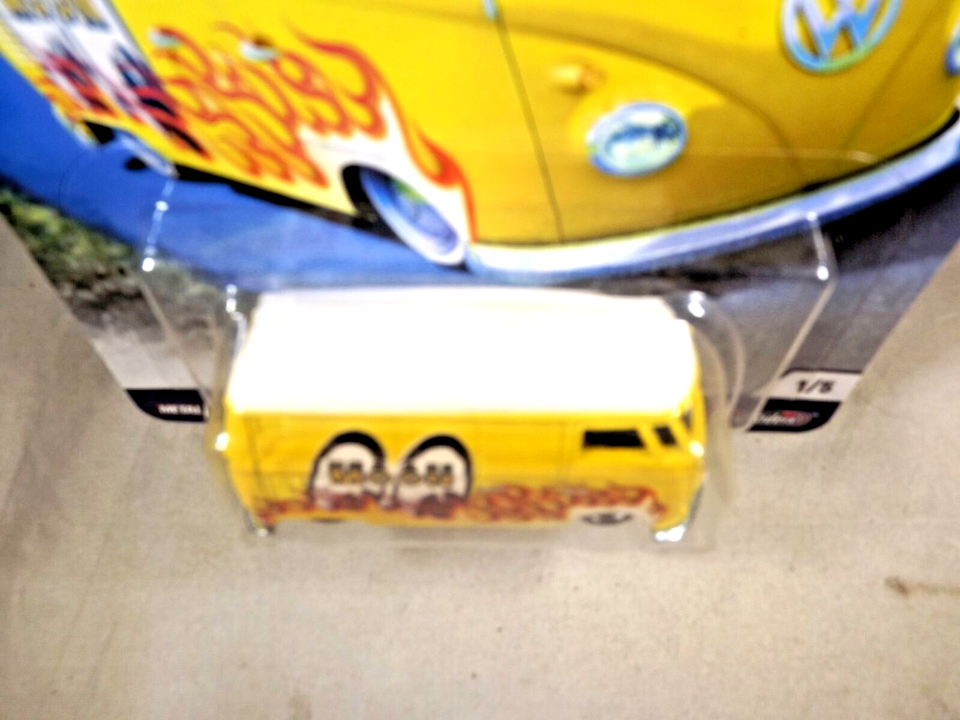 2018 Hot Wheels Car Culture Cargo Carriers 1/5 VOLKSWAGEN T1 PANEL BUS ...