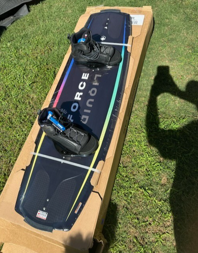 Liquid Force Trip Wakeboard Package (139 CM) Index Bindings (size 8-12 ...