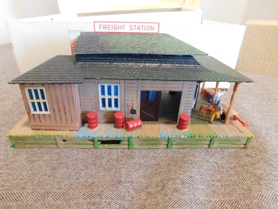 Tyco HO Scale Lighted Freight Station #906:600 | eBay