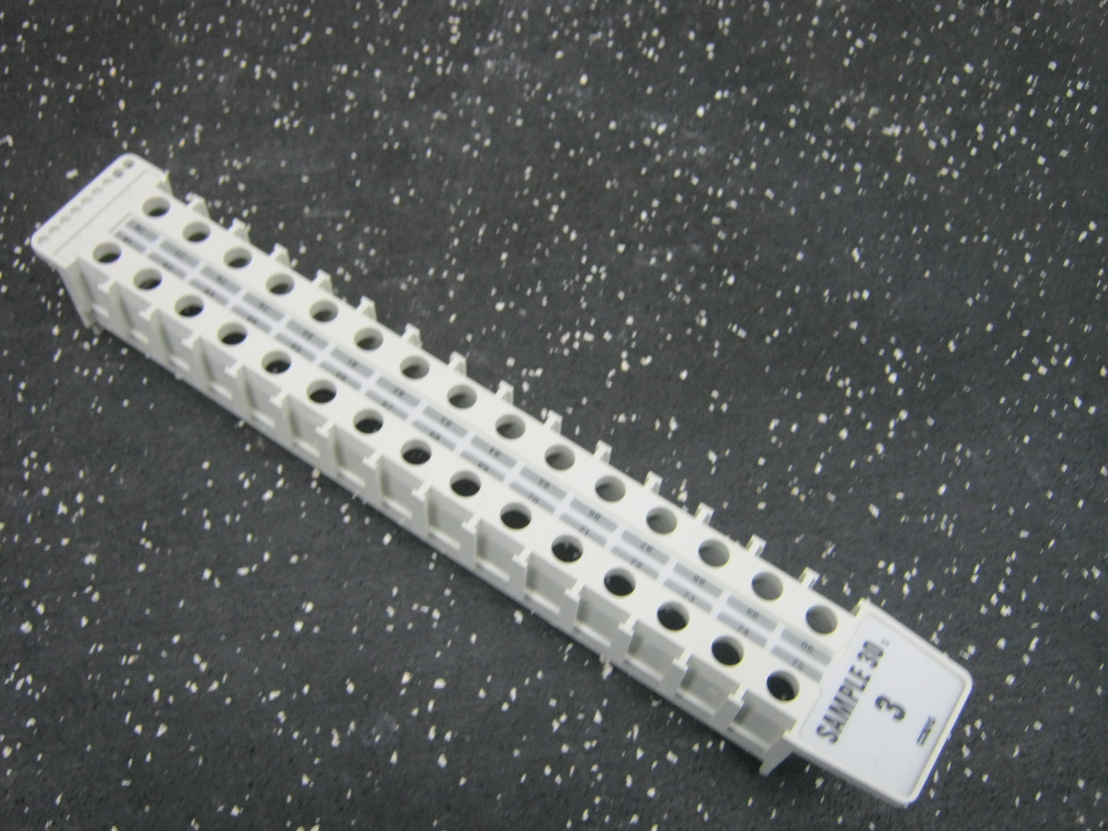 ROCHE DIAGNOSTICS RACK SAMPLE 30s #3 FOR COBAS ANALYZER 30 8mm I.D ...