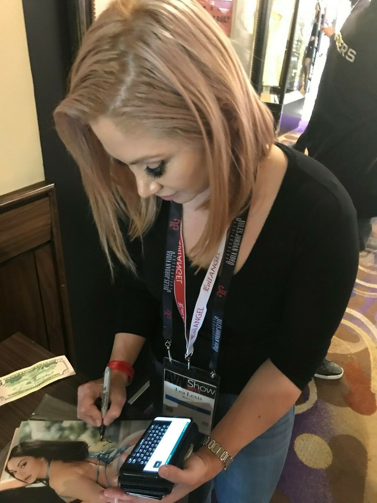 Lea Lexis Super Sexy Hott Adult Model Signed 8x10 Photo COA Proof 47 | eBay