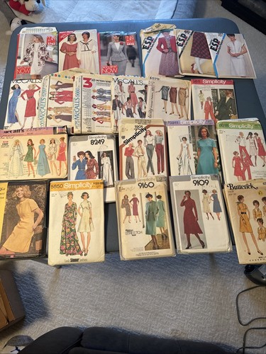Lot of 22 VTG SEWING PATTERNS ESP Simplicity McCalls See&sew Butterick ...