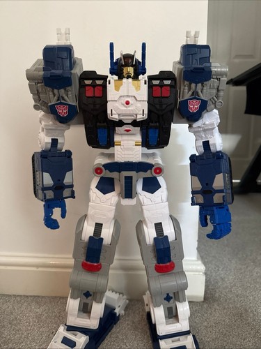 Transformers Generations Titan Class Metroplex Cybertron Action Figure ...