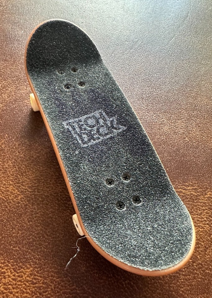 Tech Deck Fingerboard to use for finger tricks like Skateboards Do | eBay