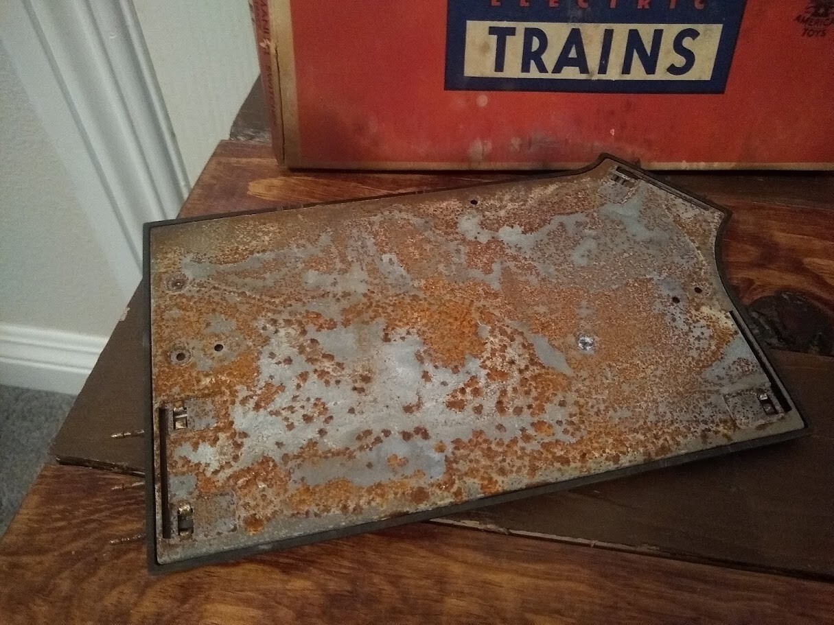 Vintage Lionel Train Set Locomotive Caboose Coal Car Tracks ETC ...