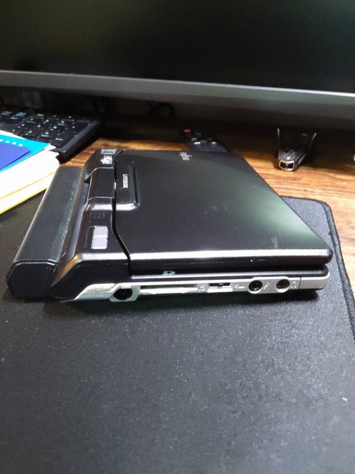 Fujitsu Lifebook U810 UMPC Mini Laptop Tablet PC Windows 10 / XP / 7 ...