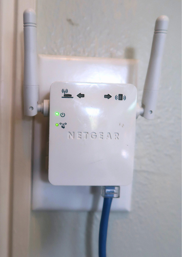 2x Netgear Universal WiFi Range Extender WN3000RPv3 - Home & Business ...