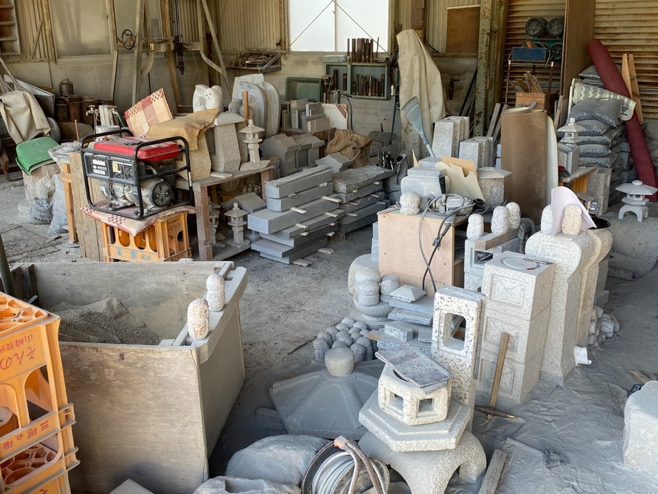 Stone Lantern Yukimi Tourou Small Granite Japanese Garden Ornament ...