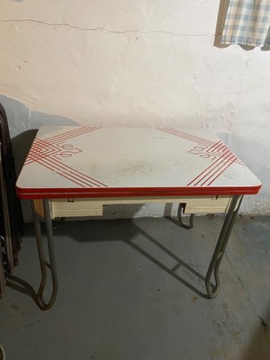 1900-1950 - Enamel Top Table